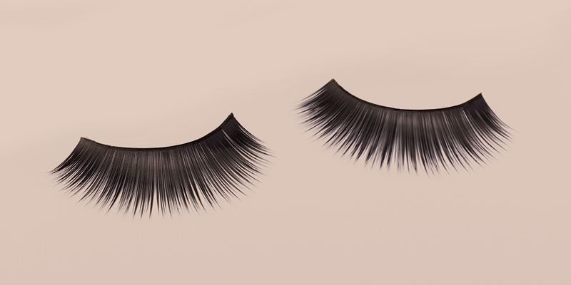 What are cluster lashes and why you should avoid them?